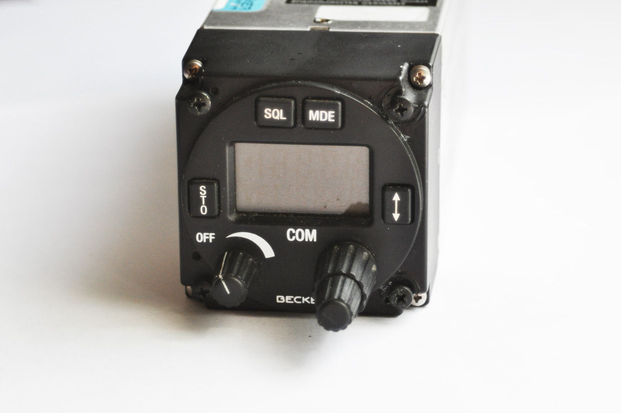 Продаю: радиостанцию Becker AR4201 | REAA
